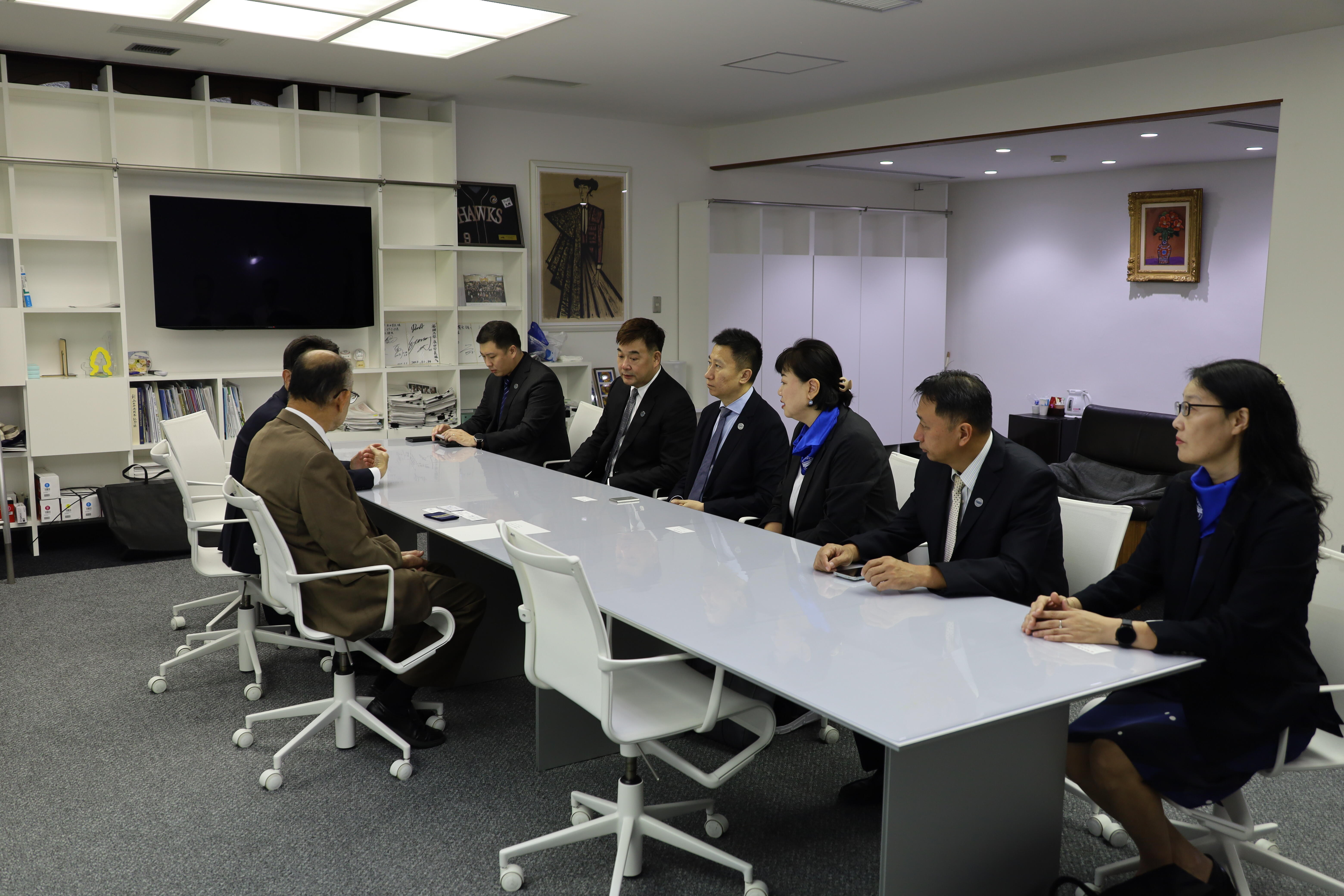 天津体育学院（中国）の張学長が学長表敬されました|教育|FUKUDAism（フクダイズム）|福岡大学