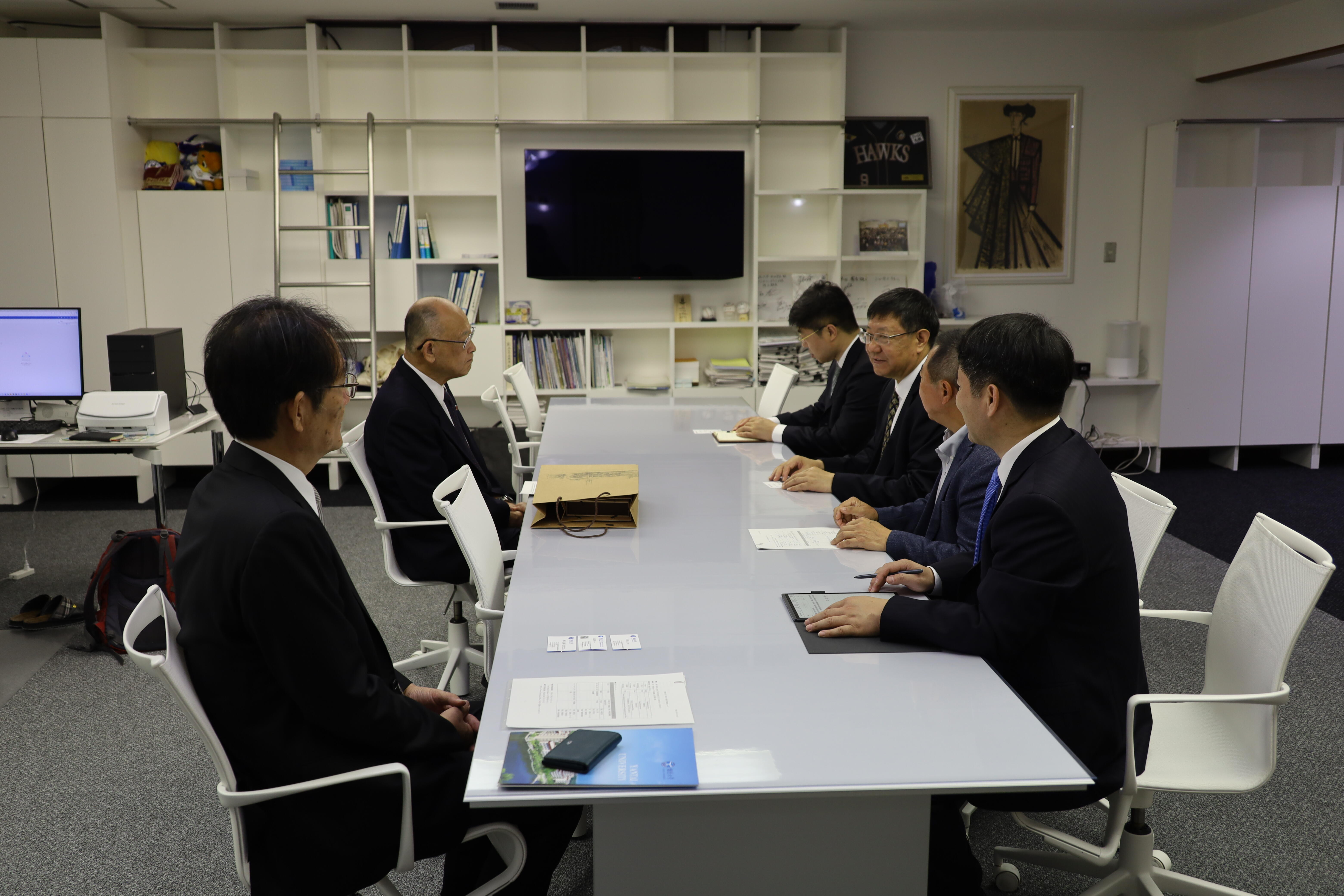 煙台大学（中国）の王強副校長が学長表敬されました|国際交流|FUKUDAism（フクダイズム）|福岡大学